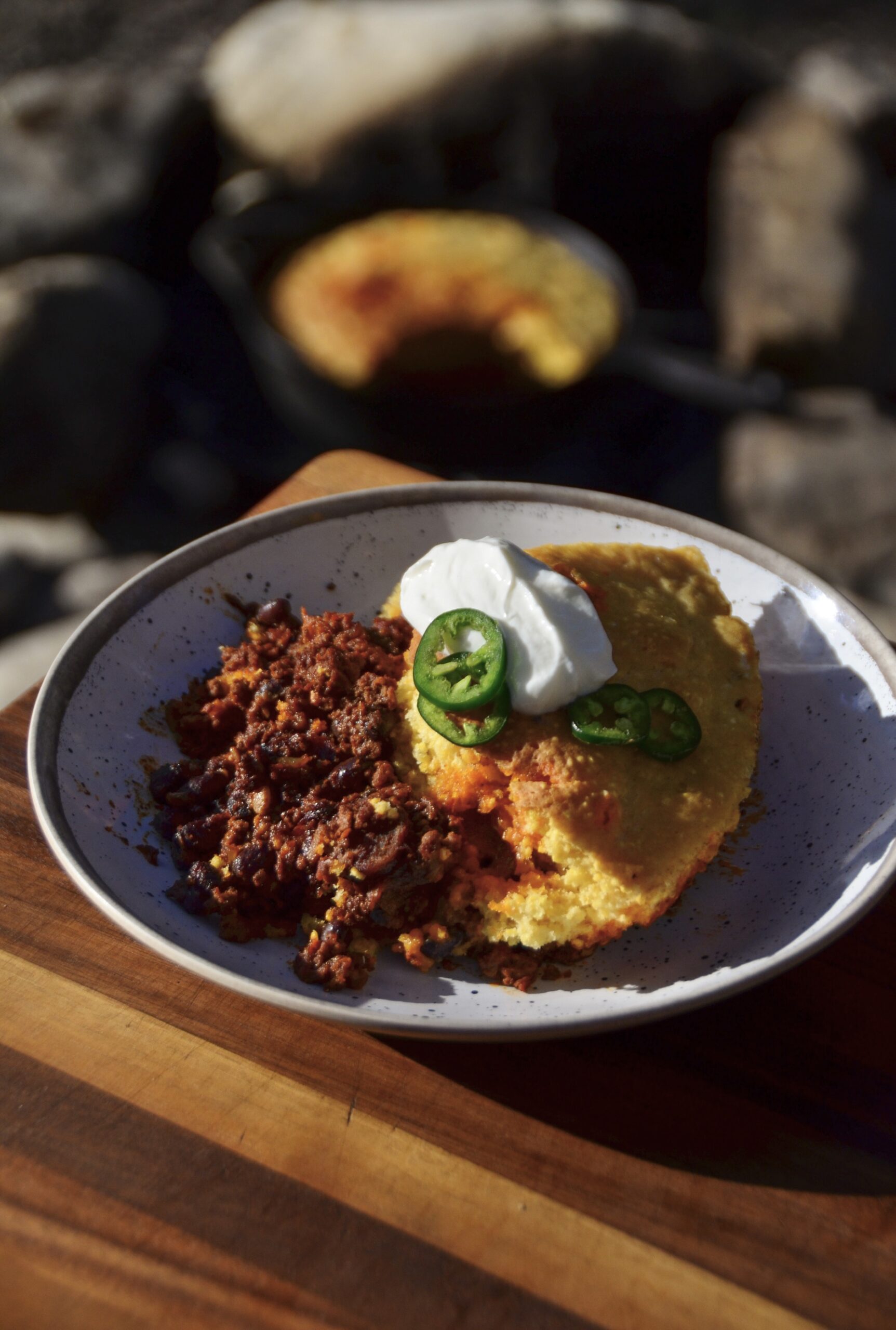 Campfire Chili and Cornbread Recipe - Ribbit and Co